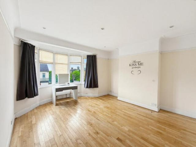 4 bedroom semi detached house for sale in York Road, Southend on sea, SS1 2, SS1