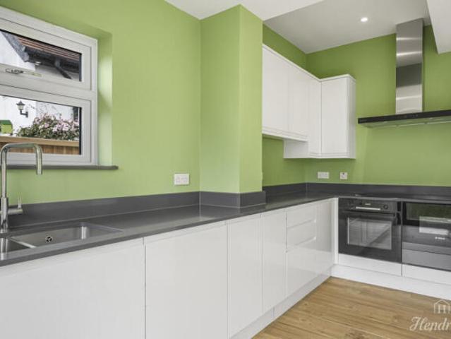 4 bedroom semi detached house for sale in Acacia Drive, Southend on sea, SS1 3, SS1