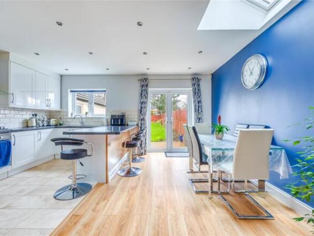 4 bedroom semi detached house for sale in Abbey Road, Bedford, Bedfordshire, MK41