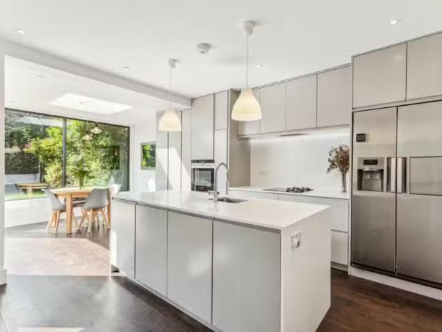 4 bedroom semi detached house for sale in Alexandra Road, Croy.