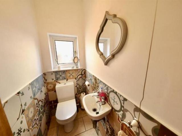 4 bedroom semi detached house for sale in Allderidge Avenue, Hull, HU5
