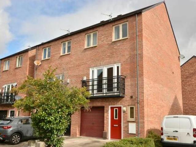 4 Bedroom Semi detached House For Sale In Allerton Bywater