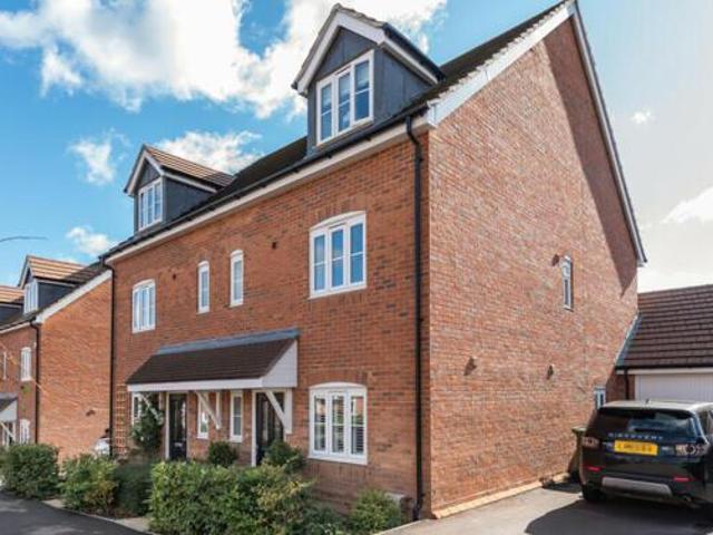 4 Bedroom Semi detached House For Sale In Alton, Hampshire