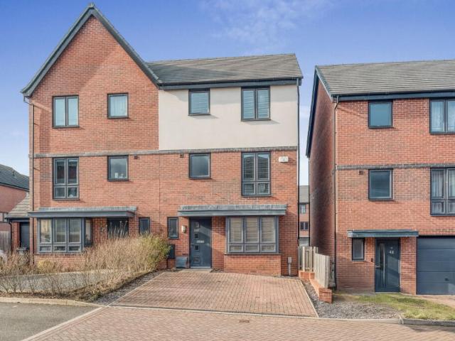 4 bedroom semi detached house for sale in Ambassador Avenue, Longbridge, Birmingham, B31 2GZ, B31