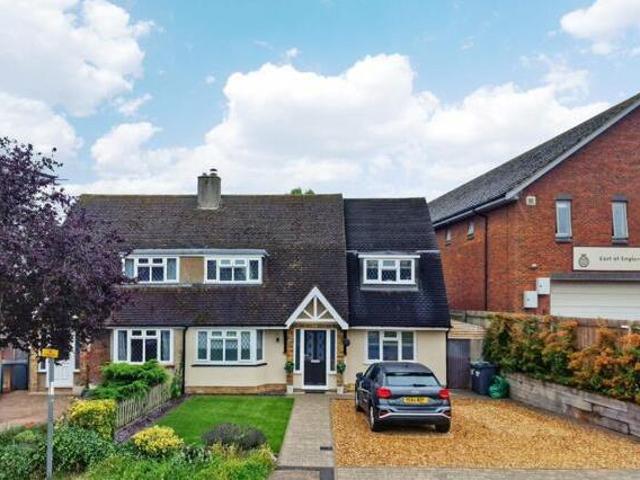 4 Bedroom Semi detached House For Sale In Ampthill, Bedfordshire