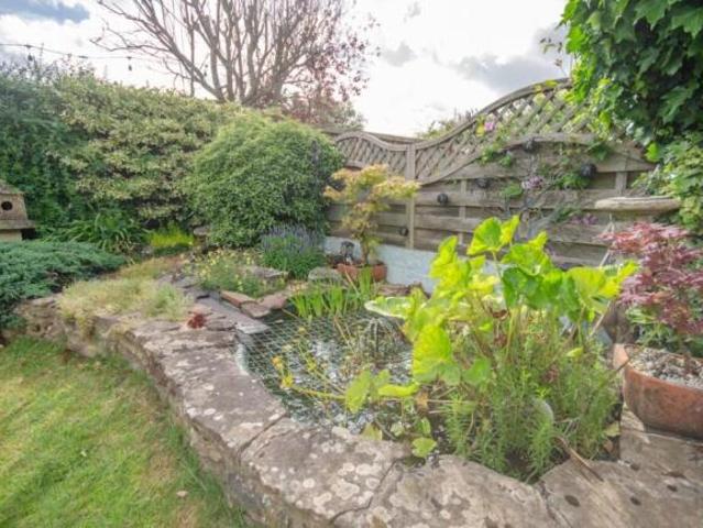 4 bedroom semi detached house for sale in Badminton Road, Downend, Bristol, BS16 6NR, BS16