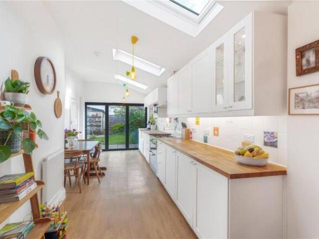 4 bedroom semi detached house for sale in Bartholomew Road, Oxford, Oxfordshire, OX4