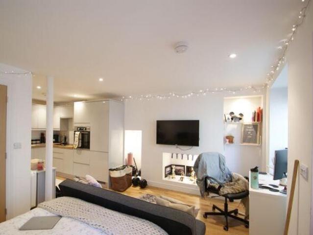 4 bedroom semi detached house for sale in Bartholomew Street West, Exeter, EX4