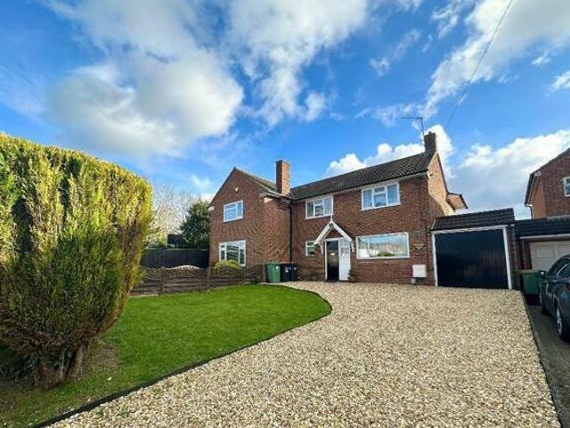 4 Bedroom Semi detached House For Sale In Barton Le Clay, Bedfordshire