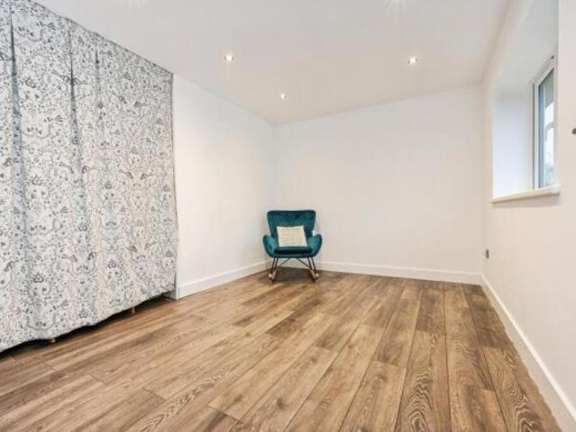 4 bedroom semi detached house for sale in Barkers Lane, Bedford, Bedfordshire, MK41
