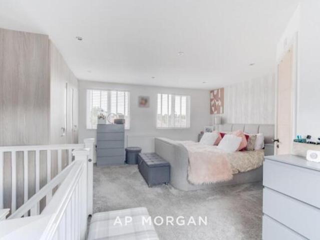 4 bedroom semi detached house for sale in Barn Lane, Solihull, West Midlands, B92