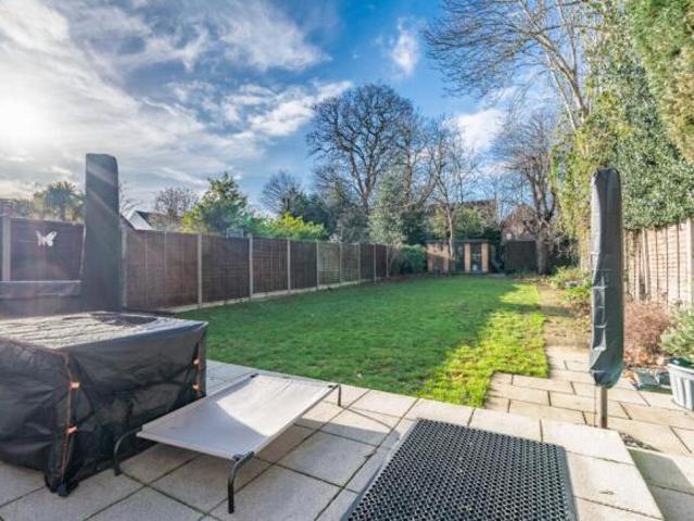 4 bedroom semi detached house for sale in Barnehurst Road, Bexleyheath, Kent, DA7