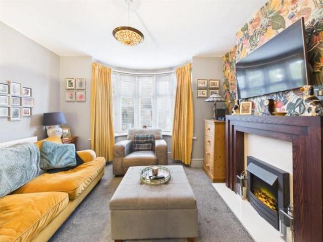 4 bedroom semi detached house for sale in Barnwood Road, Gloucester, GL2