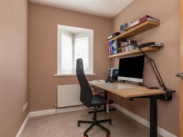 4 bedroom semi detached house for sale in Batchwood Drive, St Albans, AL3
