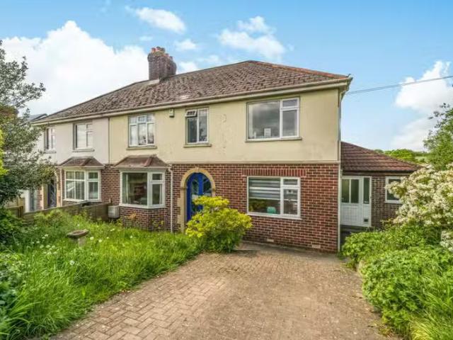 4 bedroom semi detached house for sale in Bath New Road, Radst.