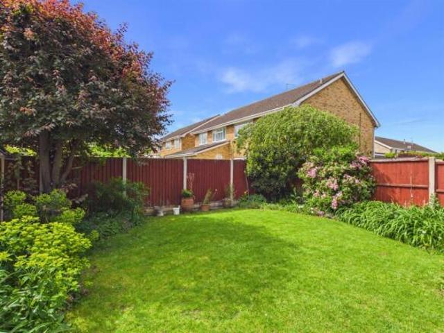 4 bedroom semi detached house for sale in Beaumont Road, Longlevens, Gloucester, GL2