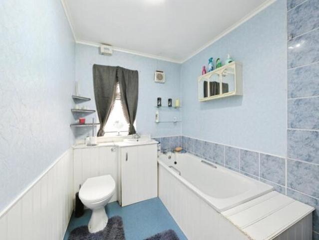 4 bedroom semi detached house for sale in Beckhampton Road, Nottingham, Nottinghamshire, NG5