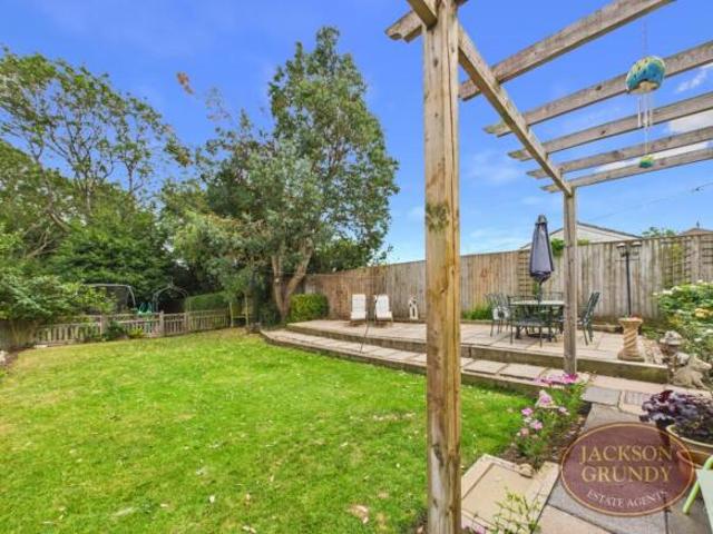 4 bedroom semi detached house for sale in Beech Grove, Northampton, NN3 6JX, NN3