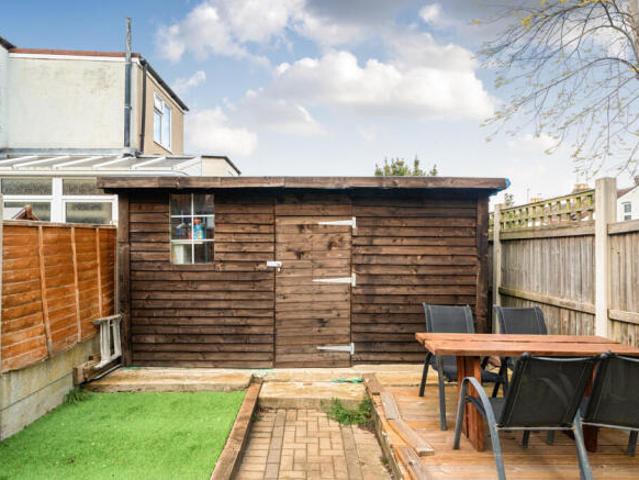 4 bedroom semi detached house for sale in Beresford Road, Gillingham, ME7
