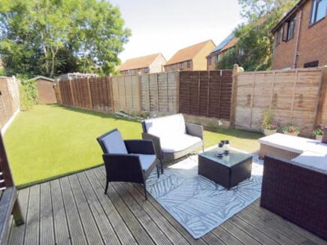 4 bedroom semi detached house for sale in Bergamot Gardens, Walnut Tree, Milton Keynes, MK7 7NQ, MK7