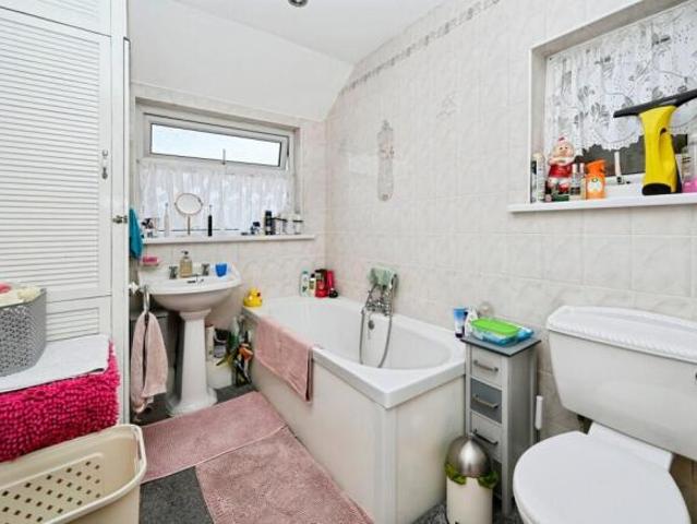4 bedroom semi detached house for sale in Bobbers Mill Road, Nottingham, Nottinghamshire, NG7