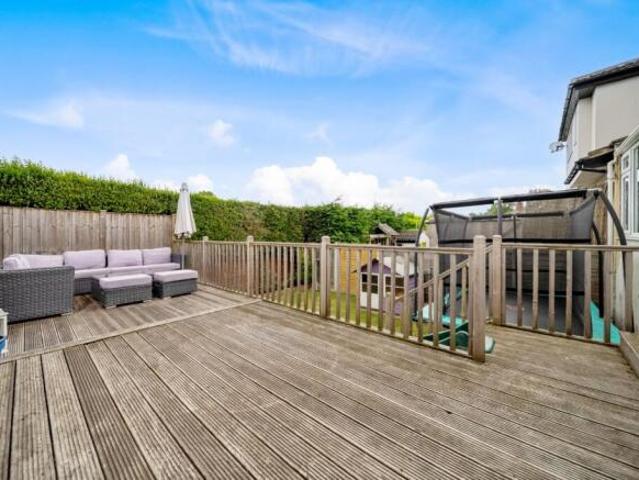 4 bedroom semi detached house for sale in Brownberrie Drive, Horsforth, Leeds, West Yorkshire, LS18