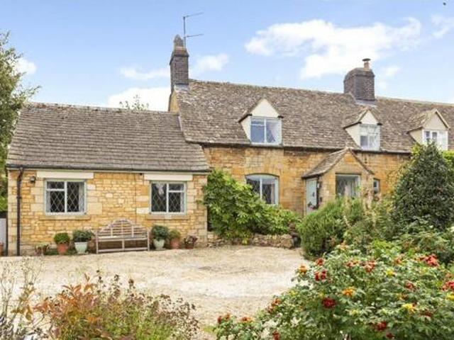 4 Bedroom Semi detached House For Sale In Broadway, Worcestershire