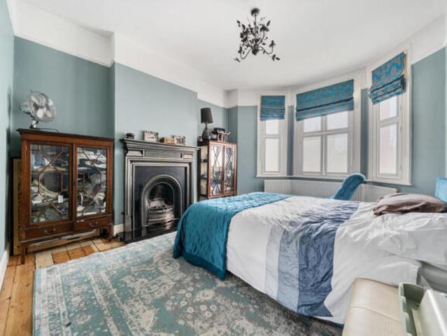 4 bedroom semi detached house for sale in Brockley Rise, London, SE23