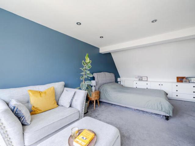4 bedroom semi detached house for sale in Broke Farm Drive, Orpington, BR6