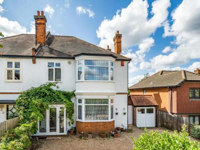 4 Bedroom Semi detached House For Sale In Bromley, Kent