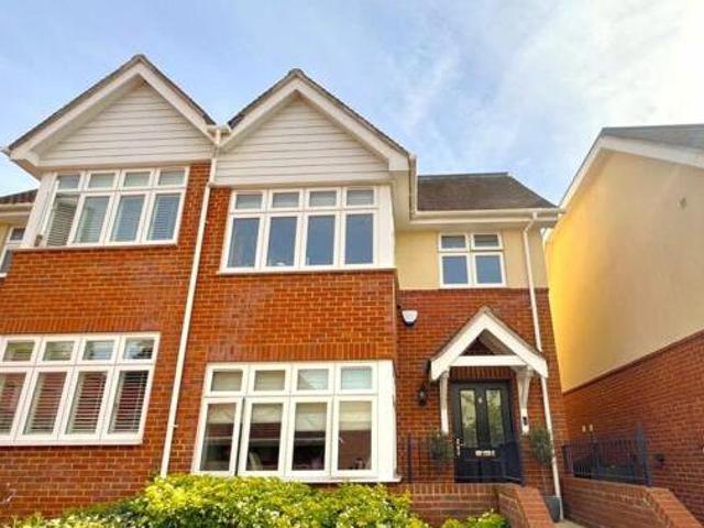4 Bedroom Semi detached House For Sale In Bromley