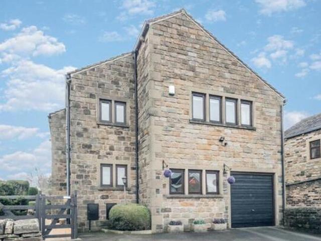 4 Bedroom Semi detached House For Sale In Bradford, West Yorkshire