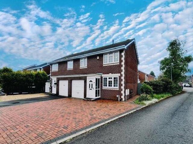 4 Bedroom Semi detached House For Sale In Bradley Stoke, Bristol