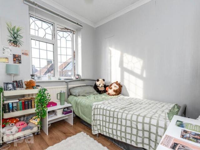 4 bedroom semi detached house for sale in Brampton Road, Bexleyheath, DA7