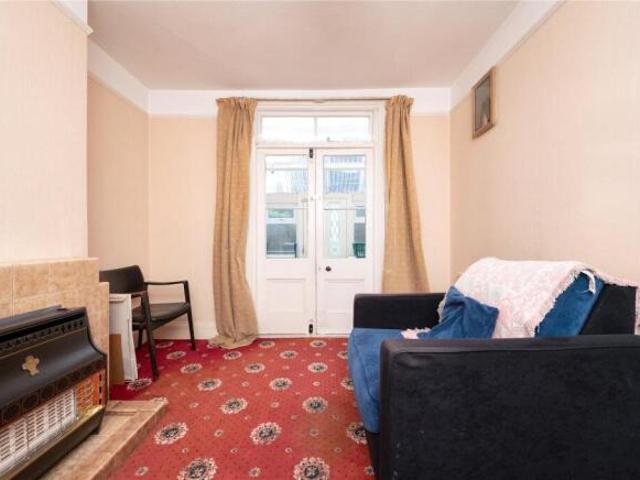 4 bedroom semi detached house for sale in Brampton Road, St. Albans, Hertfordshire, AL1