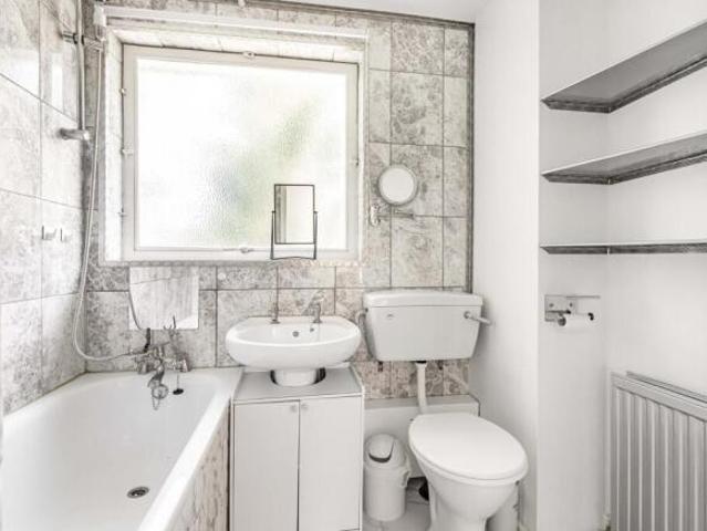 4 bedroom semi detached house for sale in Brettenham Road, N18