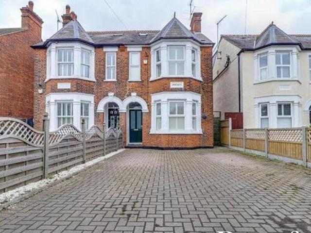 4 Bedroom Semi detached House For Sale In Brentwood