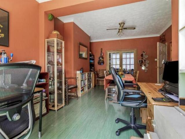 4 bedroom semi detached house for sale in Bridge Road, Worthing, BN14