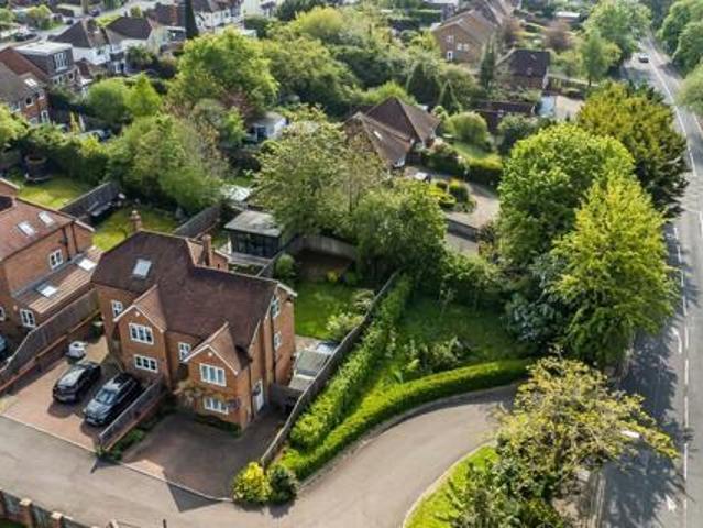 4 Bedroom Semi detached House For Sale In Buckinghamshire