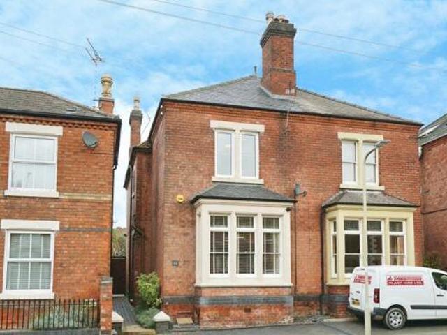 4 Bedroom Semi detached House For Sale In Burton on trent