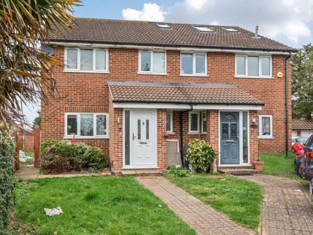 4 bedroom semi detached house for sale in Burnham, SL1, Sandringham Court, Burnham, Slough, SL1