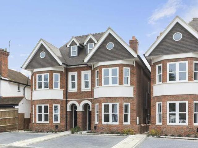 4 Bedroom Semi detached House For Sale In Bushey
