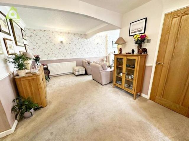 4 bedroom semi detached house for sale in Captain Lees Road, Westhoughton, BL5 3UB, BL5