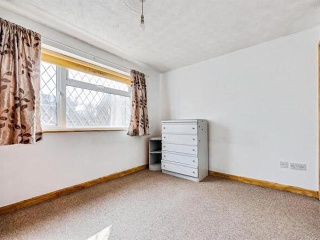 4 bedroom semi detached house for sale in Castlefield Close, Eastleaze, Swindon, SN5