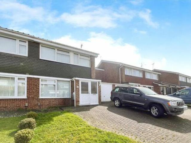 4 Bedroom Semi detached House For Sale In Chatham, Kent