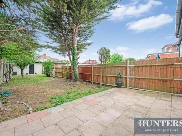 4 bedroom semi detached house for sale in Chatsworth Crescent, Hounslow, TW3