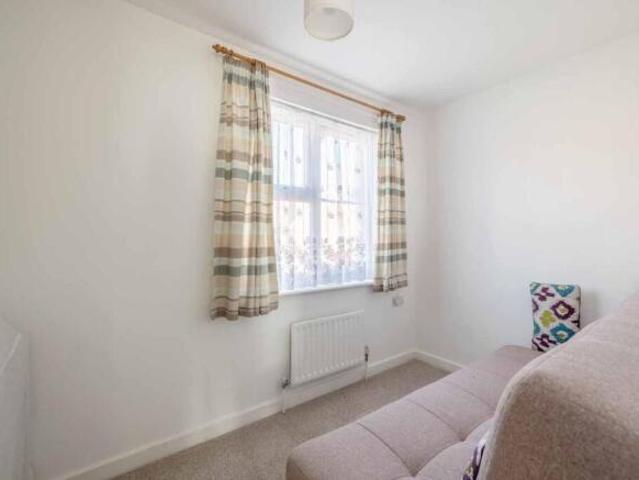 4 bedroom semi detached house for sale in Charlotte Avenue, Slough, SL2