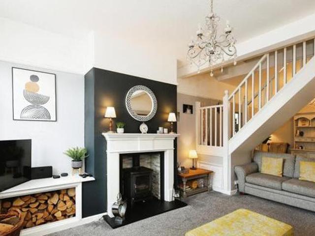 4 Bedroom Semi detached House For Sale In Cheadle, Greater Manchester