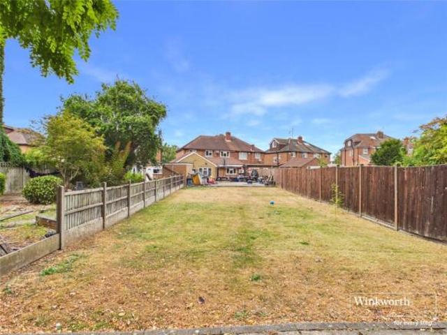 4 bedroom semi detached house for sale in Chiltern Crescent, Earley, Reading, Berkshire, RG6