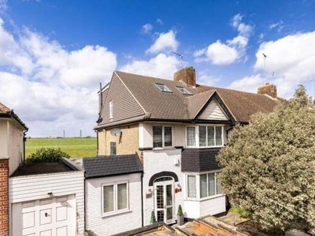 4 Bedroom Semi detached House For Sale In Chingford